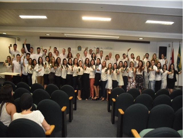 43 médicos recebem carteira no CRM-PA 43 médicos recebem carteira no CRM-PA